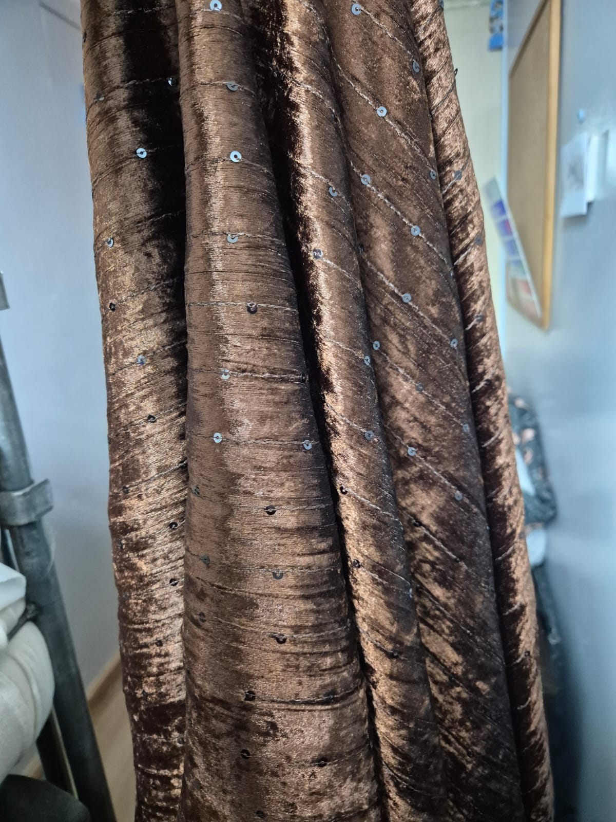 Number 10 velvet 2m – Fiver Fabric